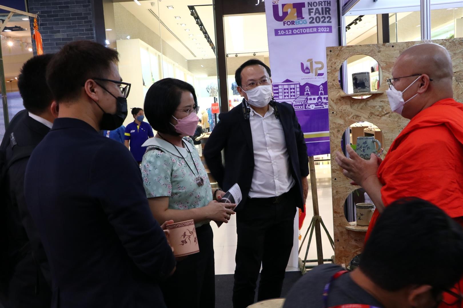 BCA faculty members give a talk in an academic seminar on “BCG and Tourism” at “U2T for BCG Fair ...