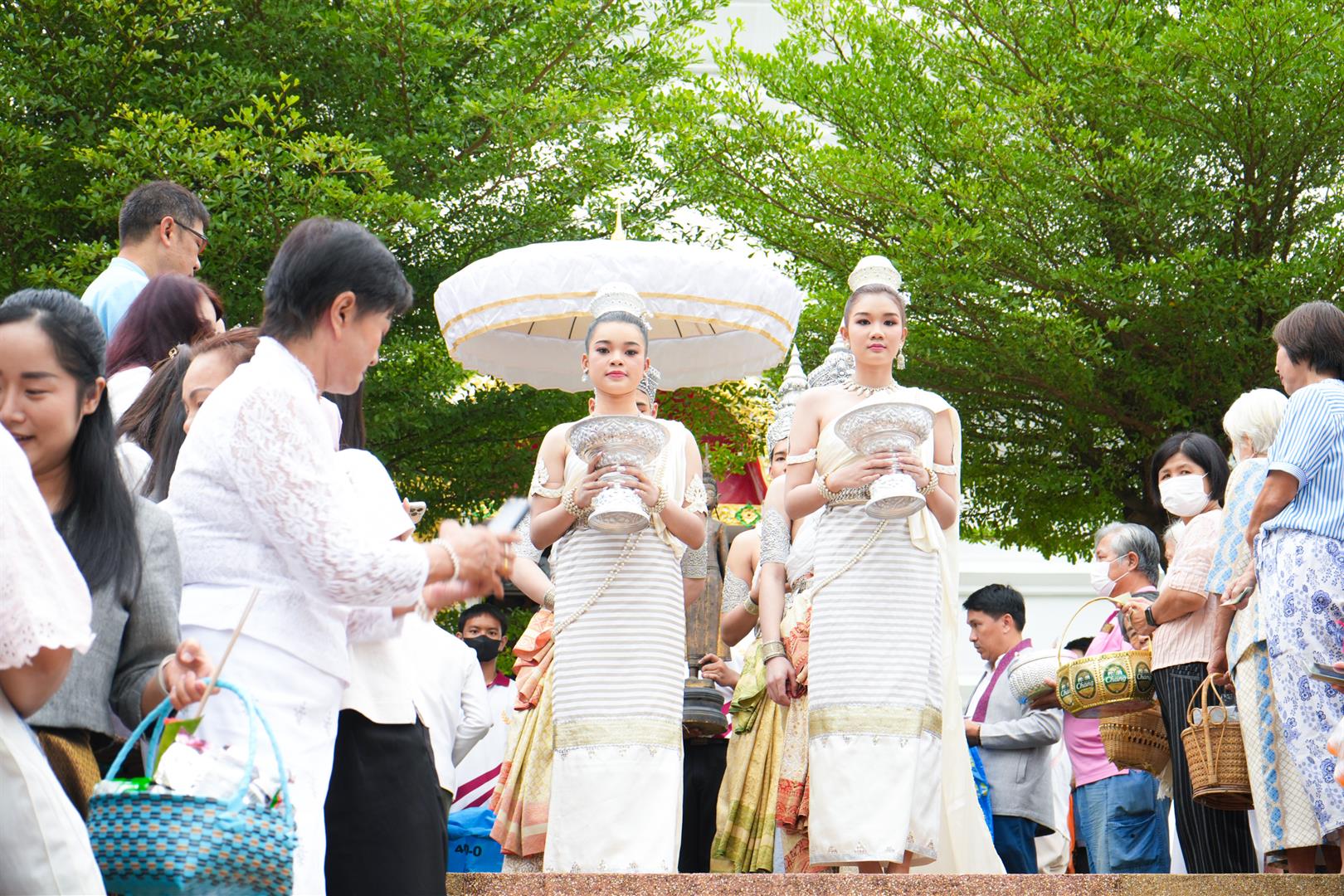 The University of Phayao will organize the annual Tak Bat Devo Tradition in 2024. : มหาวิทยาลัยพะเยา
